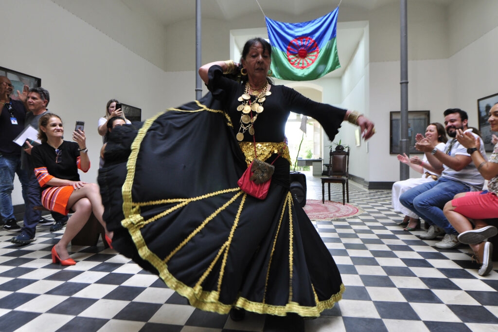 Evento na Secretaria da Cultura com povos ciganos promove discussão ...